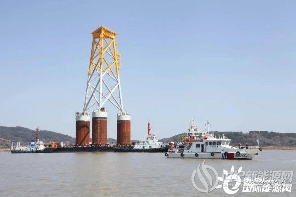 紫金股份首制海上风电“巨无霸”——福建长乐外海C区吸力式导管架风机基础顺利出港_世纪新能源网 Century New Energy Network